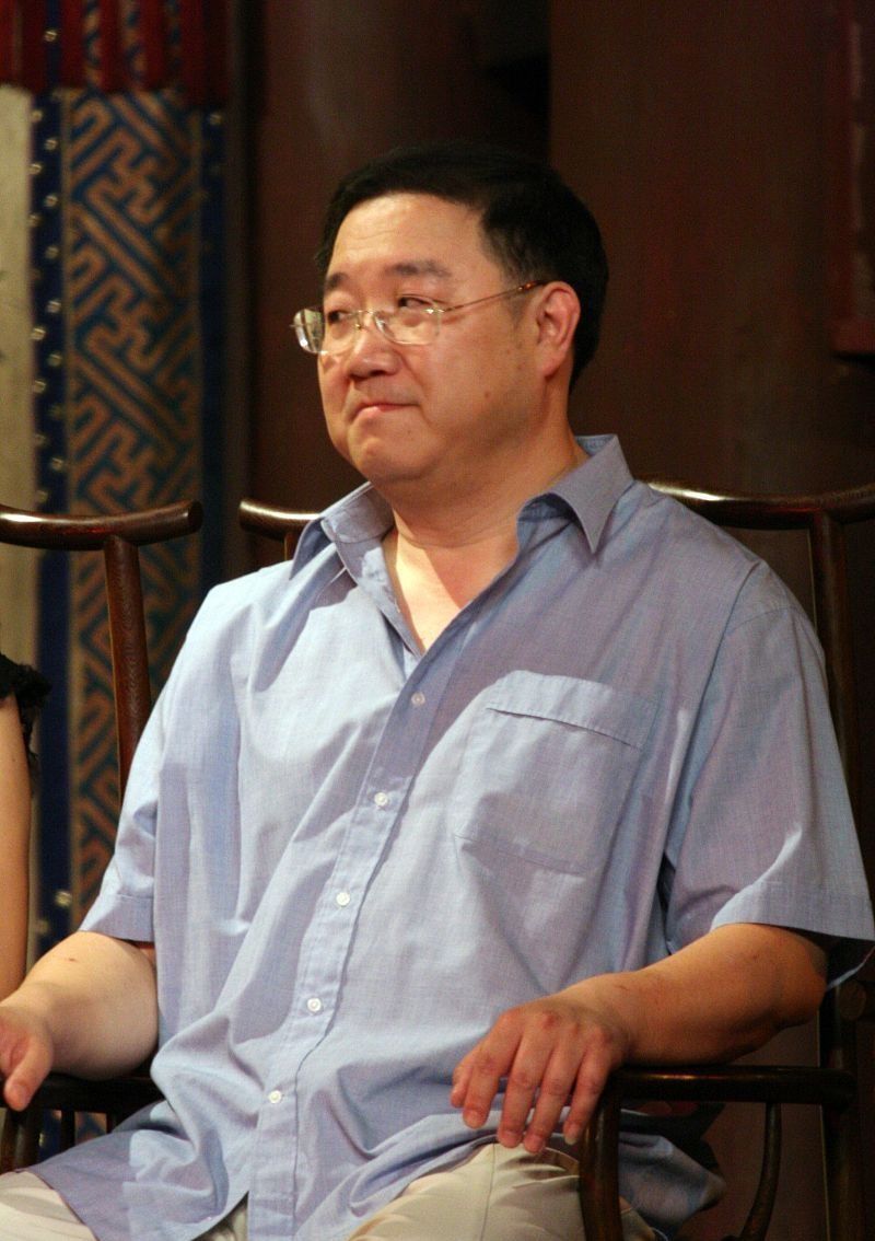 Ying Wendi, daughter of the father of Chinese sitcoms, Ying Da, looks ...