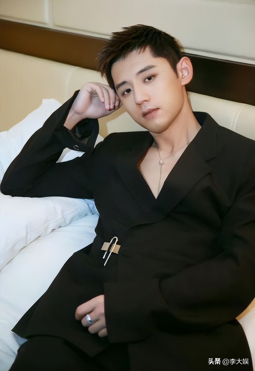 Jing Tian showed up after the incident, the package was tight and in ...