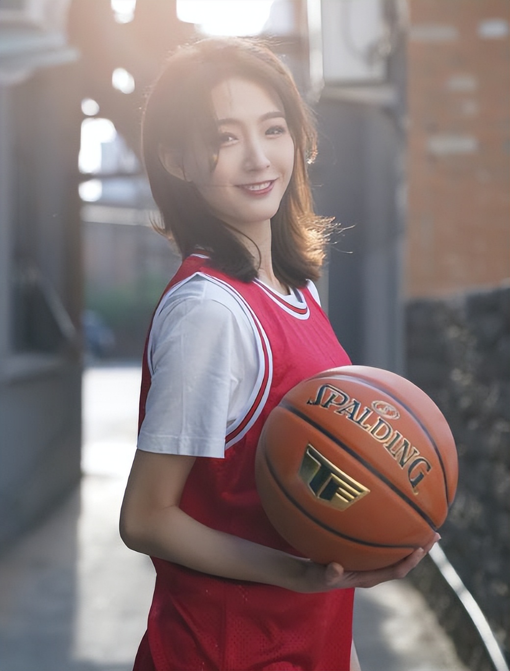 The NBA female anchor follows the popularity of "Slam Dunk", she is as ...