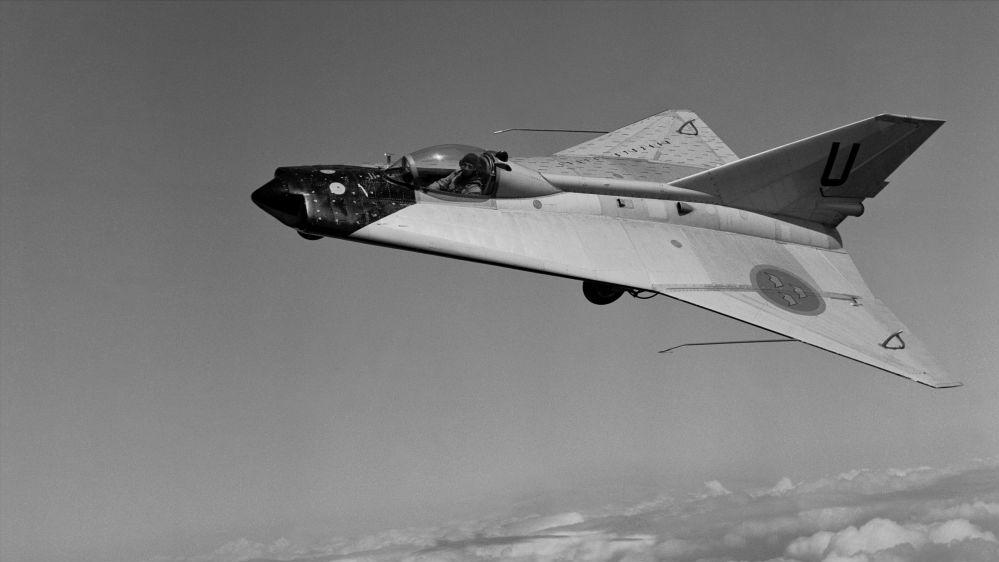The uniquely shaped J-35 Dragon fighter jet—the former "brilliance" of ...