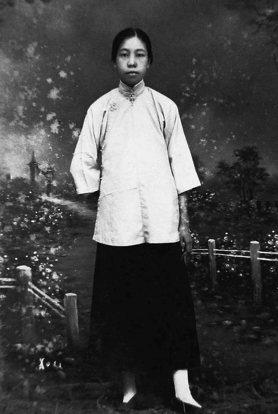 There are many interesting things about the literati in the Republic of ...