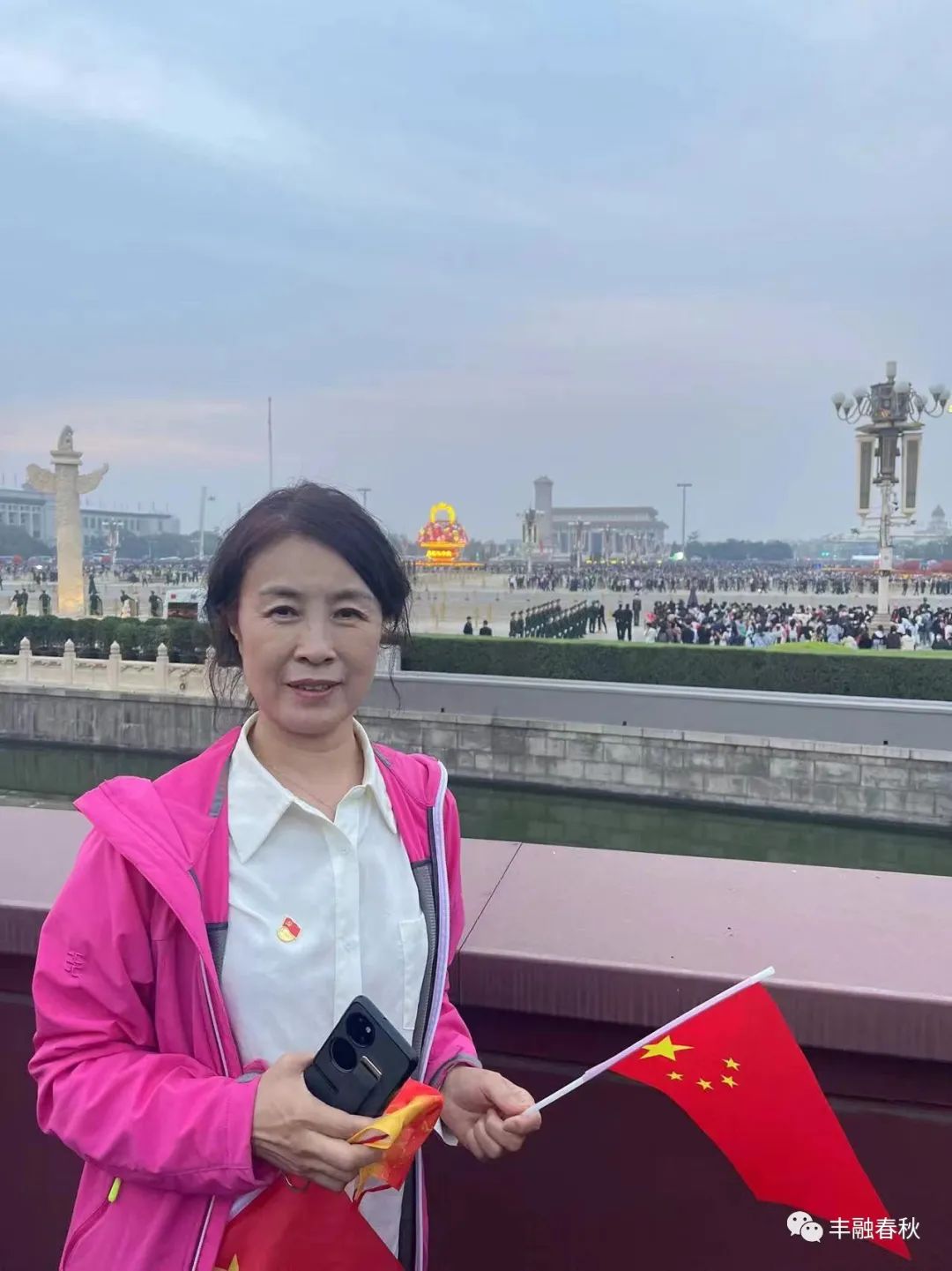 "November" 37 years later, meet at Tiananmen Square - iNEWS