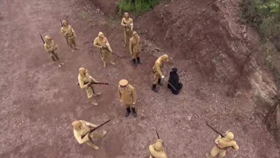 Bathing in the open air, high-cut skirts exposing thighs, these scenes ...