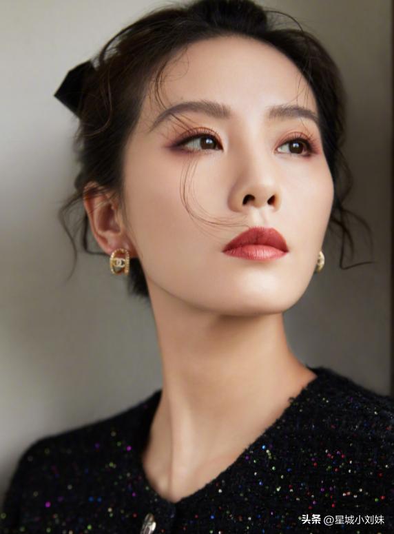 Isn't Yang Mi and Liu Shishi's face stiff because of plastic surgery?It's because it caused ...