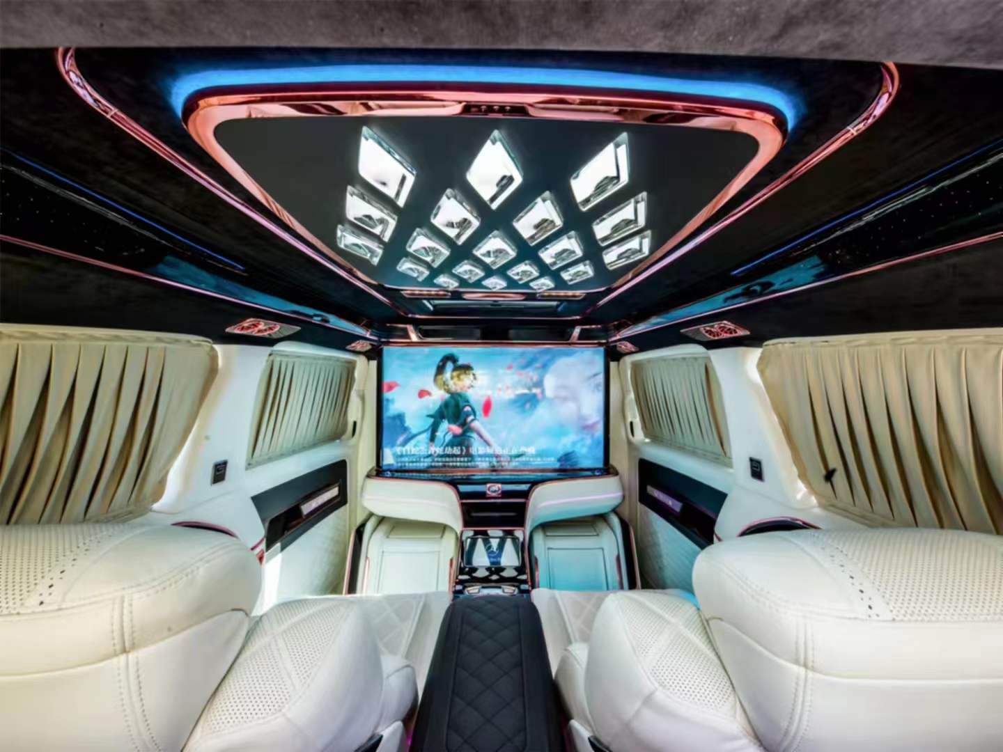 Venus EXPANSE infinity four-seat Mercedes-Benz commercial vehicle ...