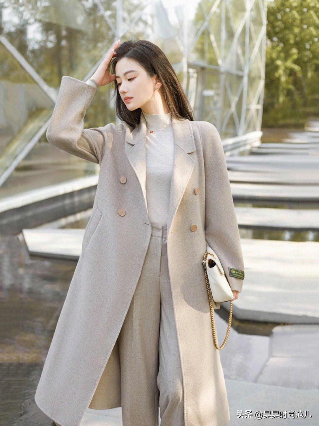 How to wear a simple coat?Learn these 4 collocations and enjoy the ...
