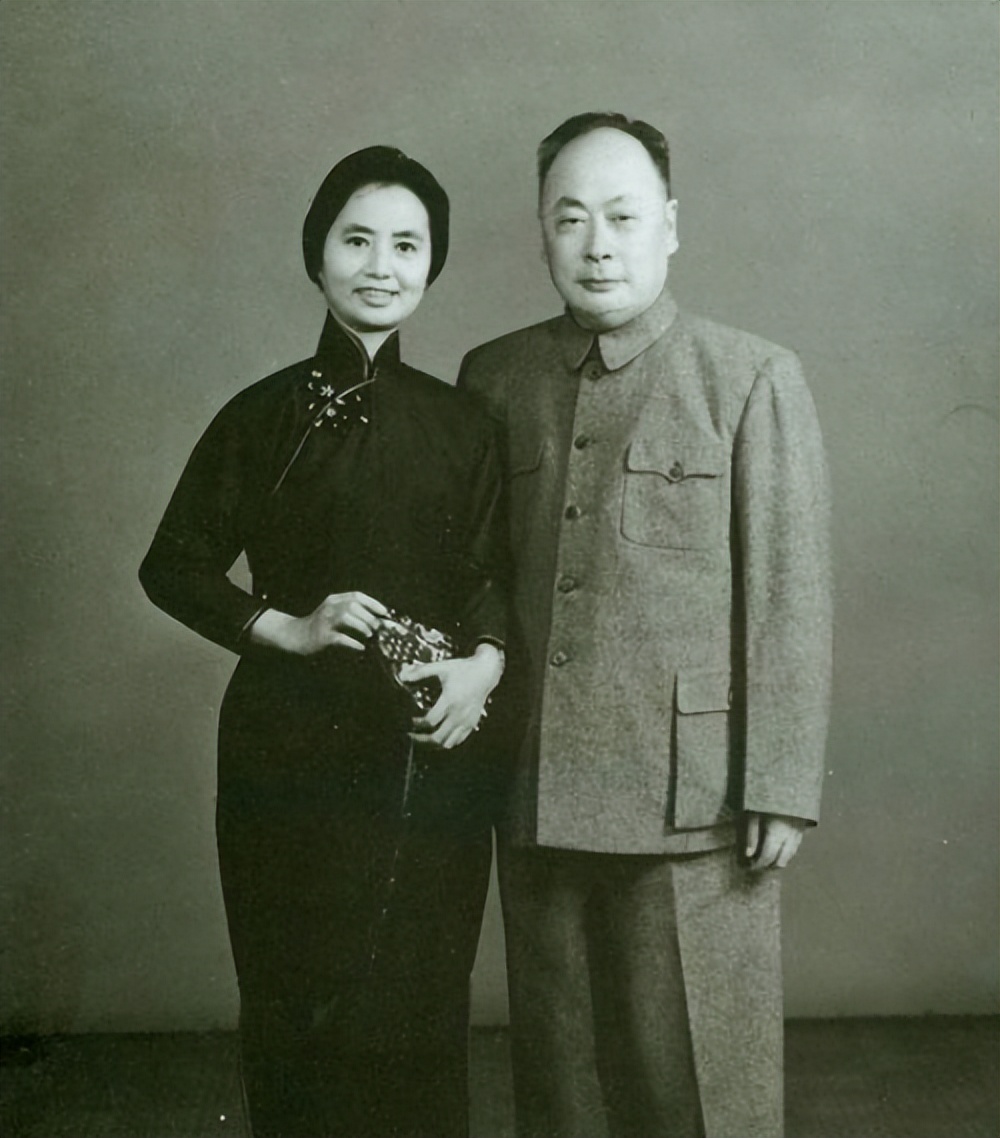 After Chen Yi passed away, Ye Shuai asked his son to talk to him ...