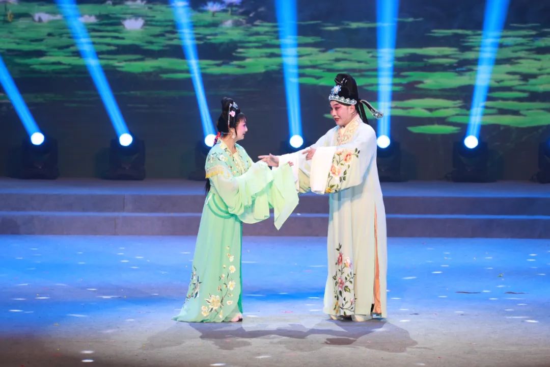 Countdown to 1 day! Spoilers ahead, Xianning is beautiful and fun, so ...