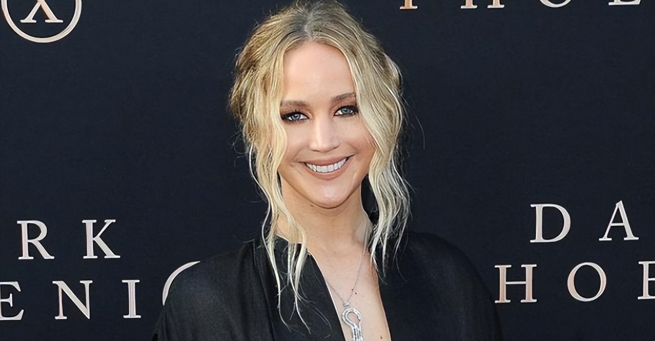 Queen of the Roses, Jennifer Lawrence - iNEWS