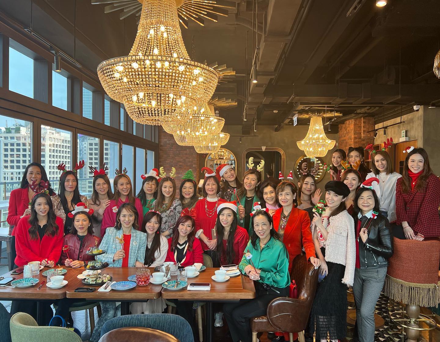 64-year-old Zhu Lingling celebrated Christmas early, gathered with ...