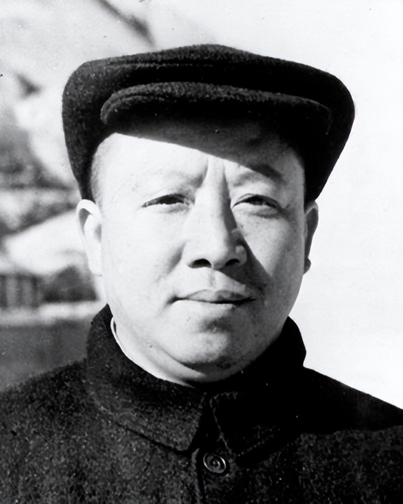 When Ye Ting died in 1946, there were three other people on the plane ...