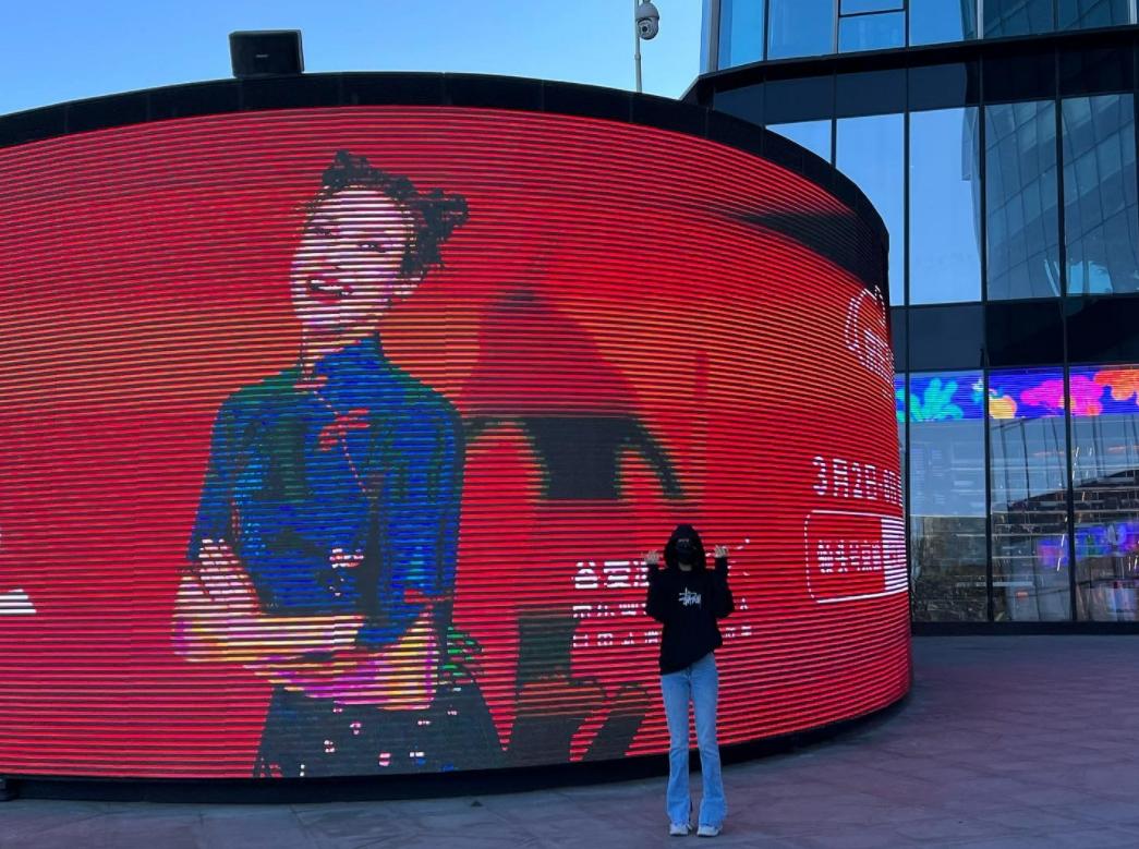 Gu Ailing posted daily photos with the text "Thank you to China", which ...