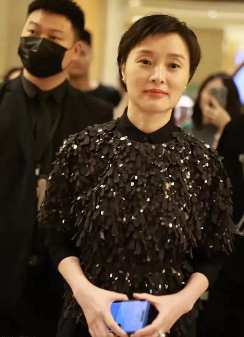 Wu Yue won the award, what's the matter with Yuan Quan? Fans say that ...