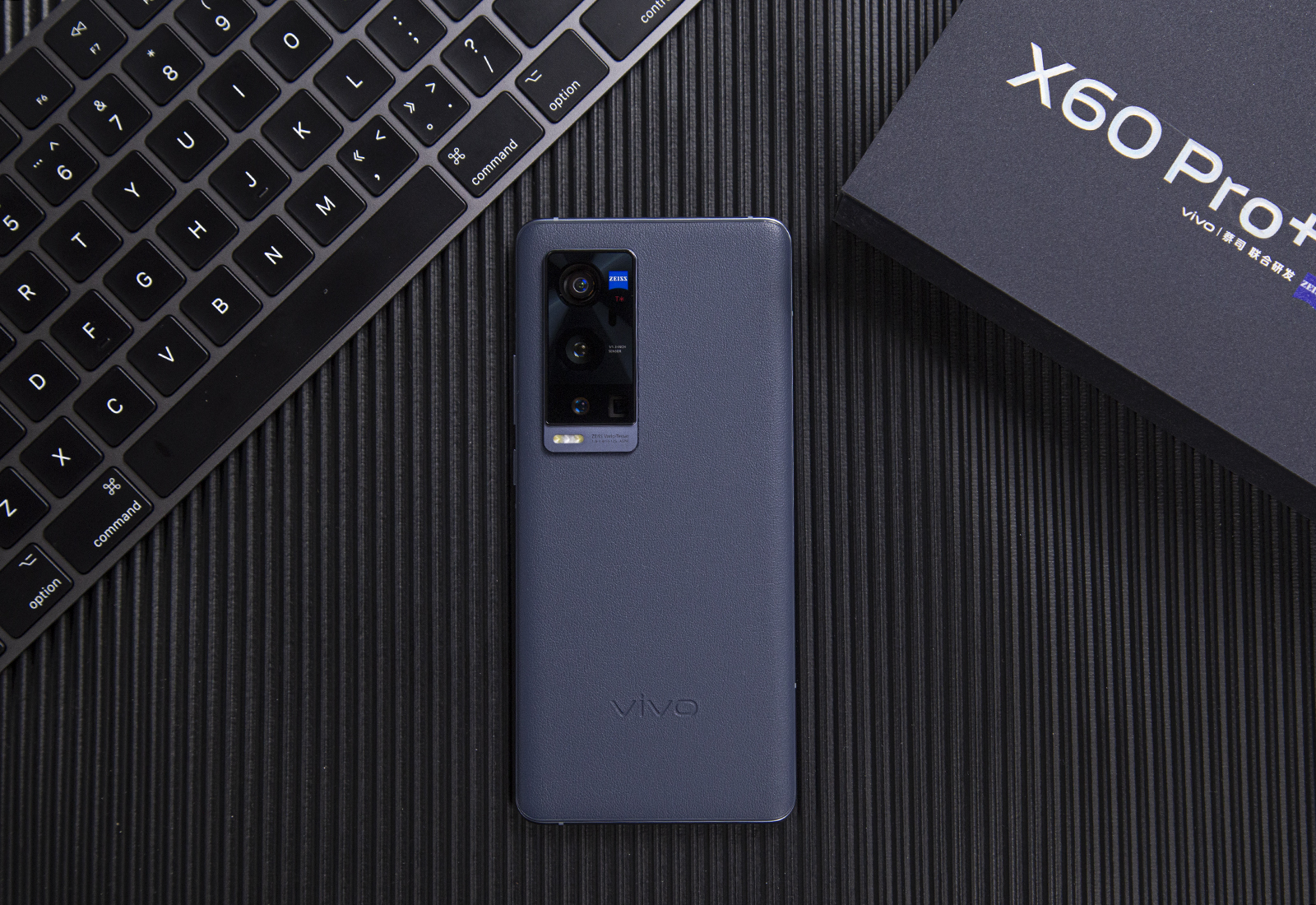 Small screen phones are not enough?These three large-screen phones have ...