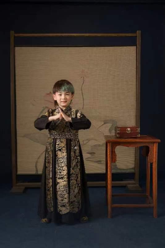 Li Jialin and his father Li Chengfeng acted on the same stage in "The ...