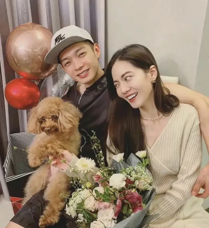 Sexually assaulted man is supported by netizens? Zhao Liying? Zhang Songwen translated by Zhang ...