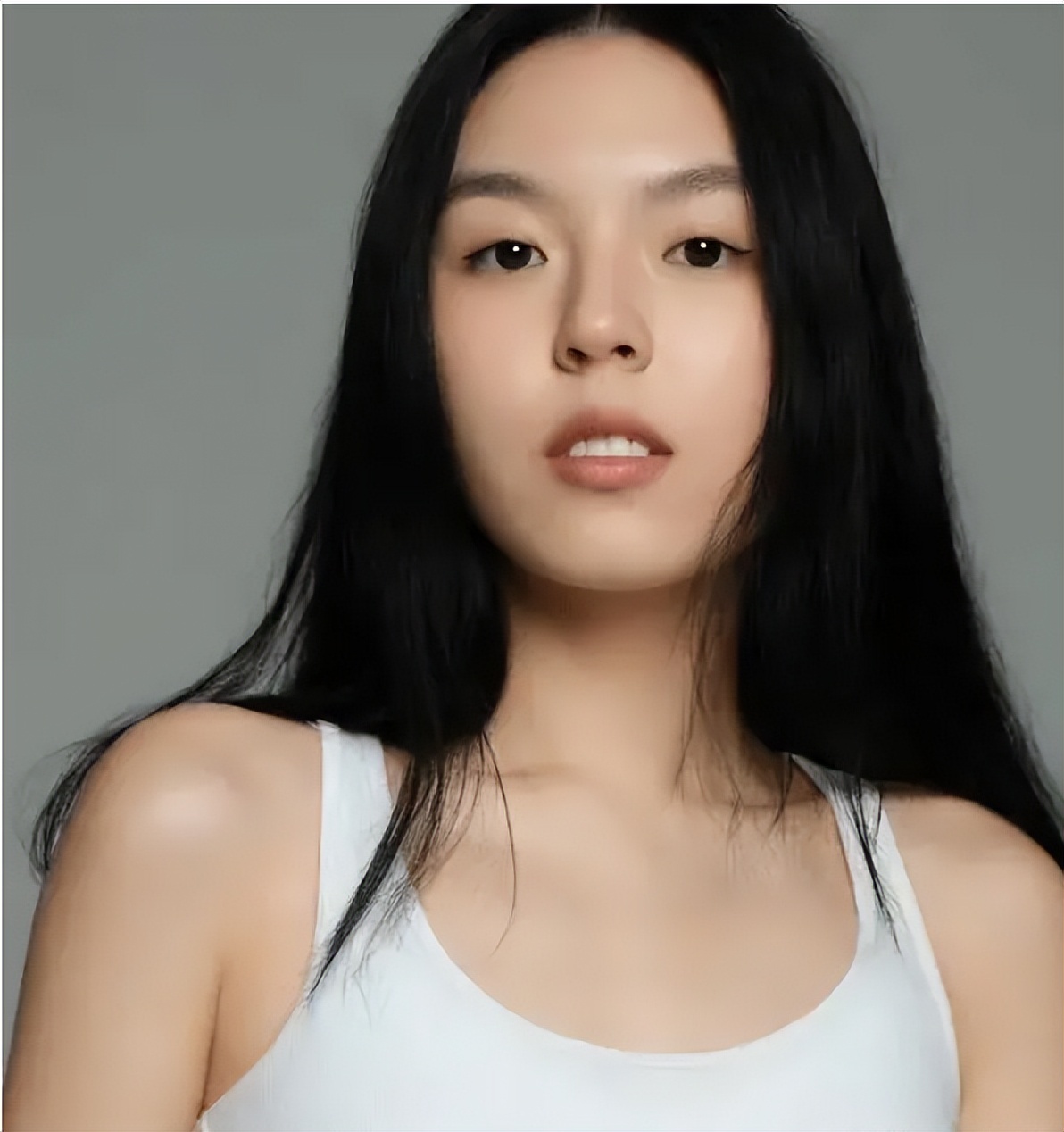 hot discussion! Li Yong's 21-year-old daughter announced her debut, and Ha Wen returned to ...