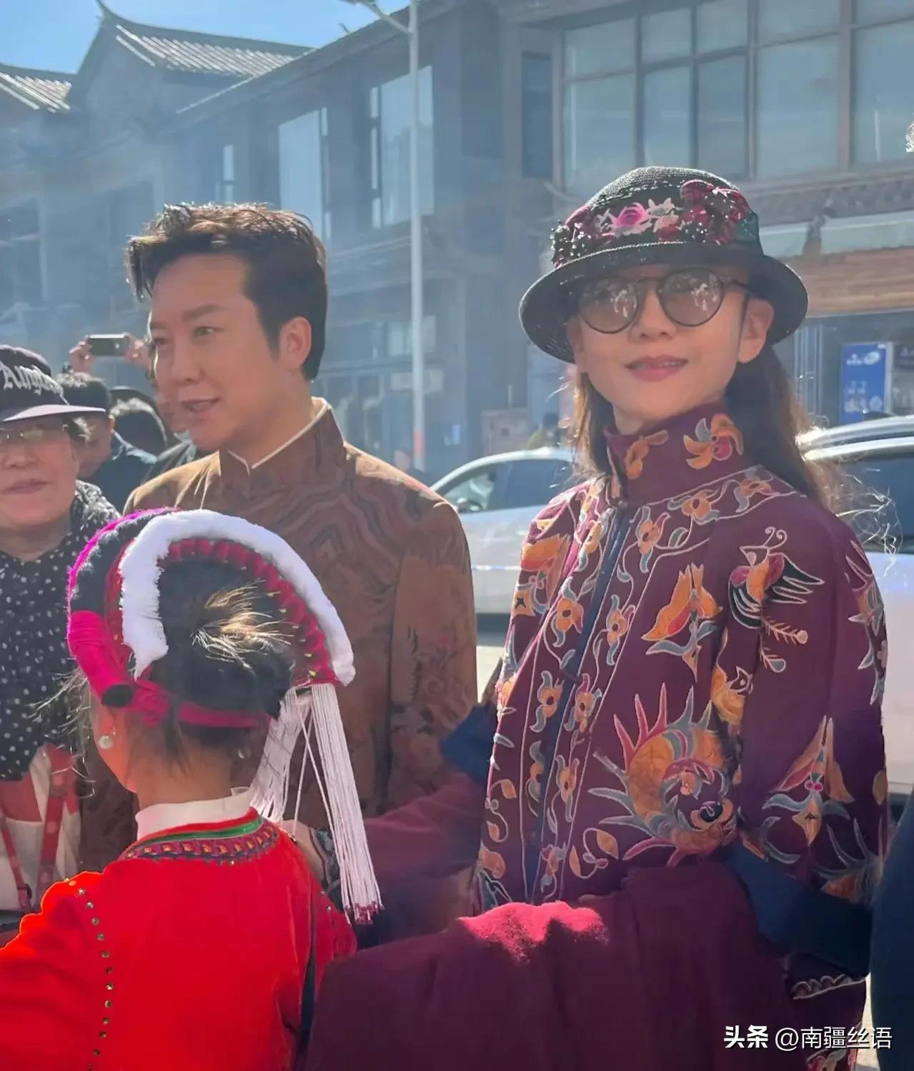 Yang Liping and Li Yugang were met by netizens when they traveled ...