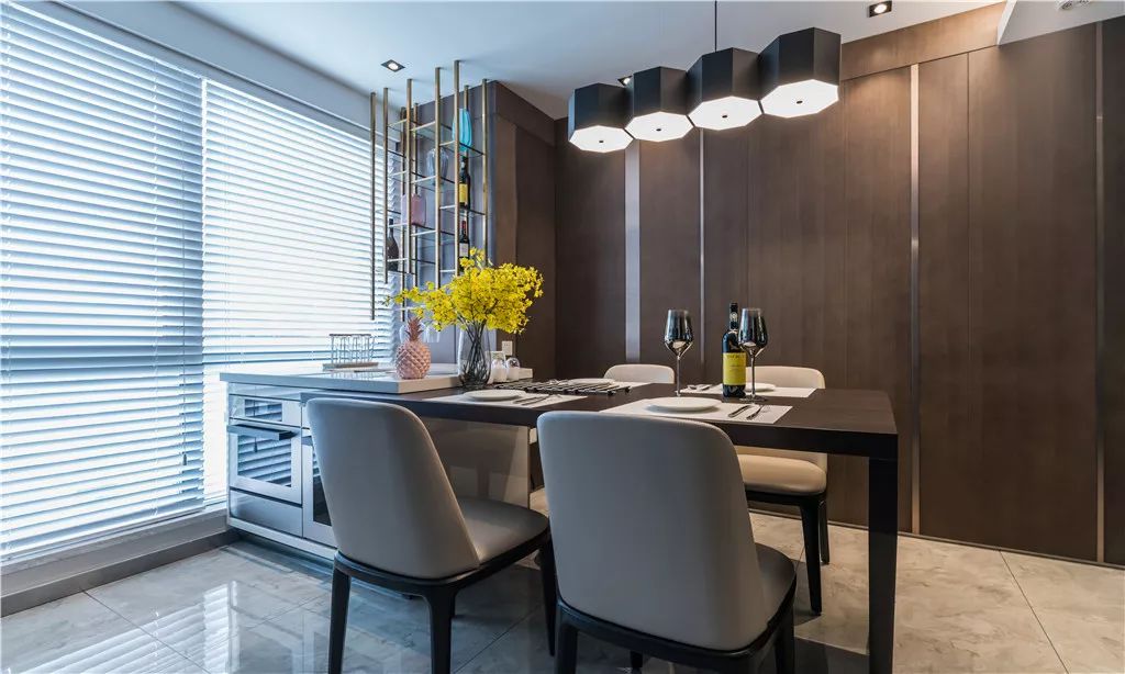 125 square meters of modern style three bedrooms, the living room is so ...