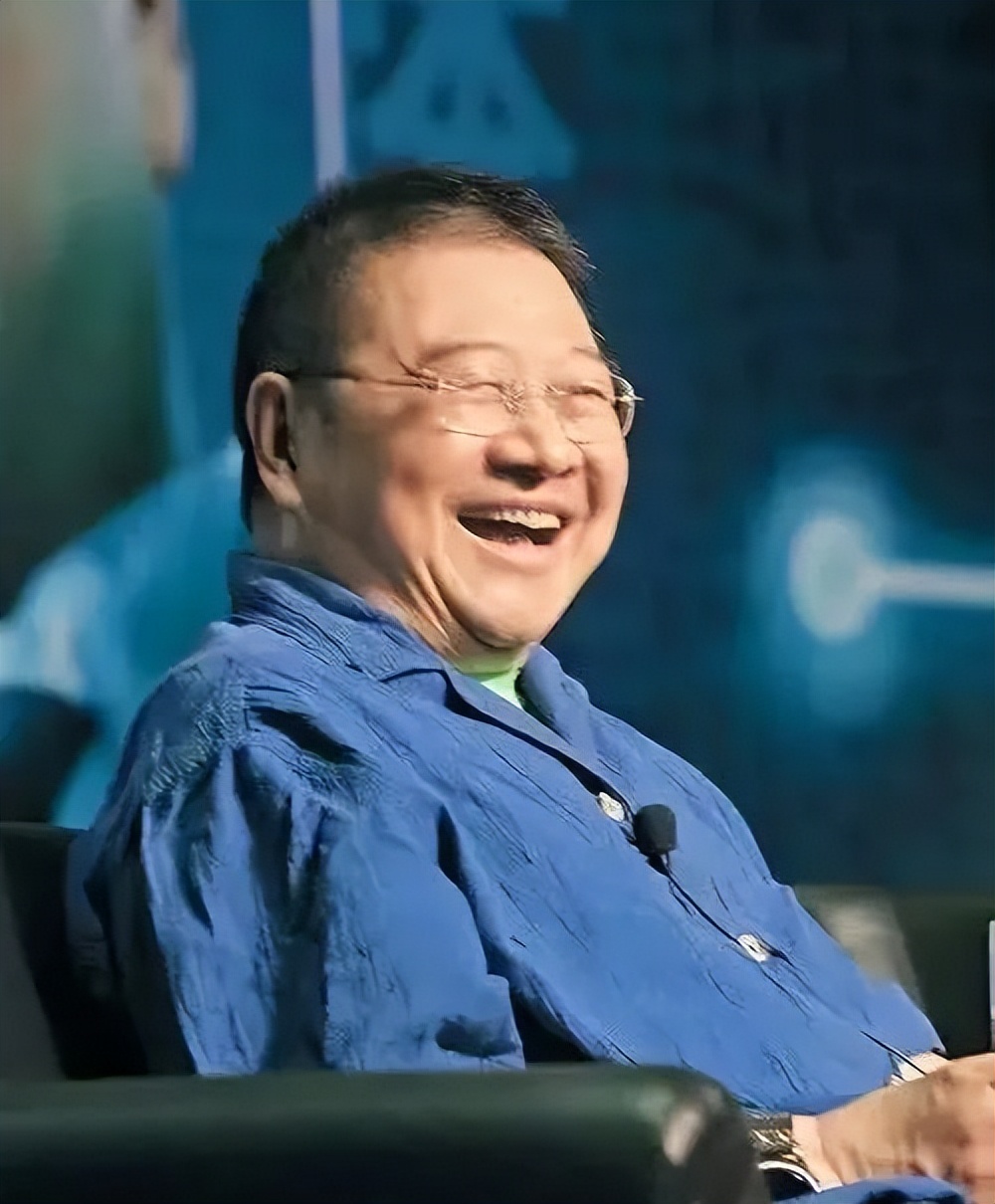 Hong Kong talented Ni Kuang, looking up at the starry sky and being an ...