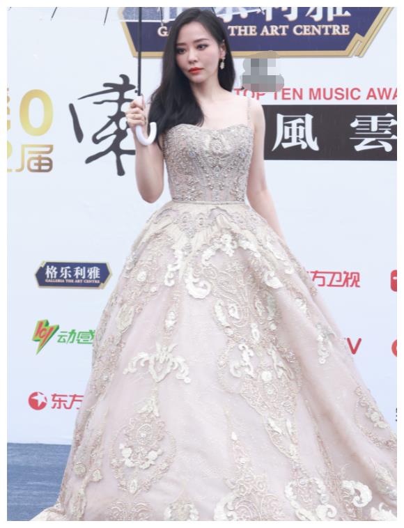 That night in Shanghai, Zhang Jie was possessed by Xie Na, Zhou Bichang ...