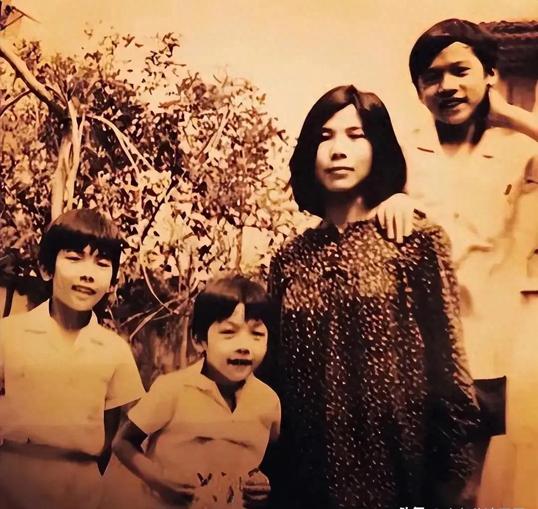 Love master, Huang Jiaju's best friend, Mei Gu's lover, 27 years of ...