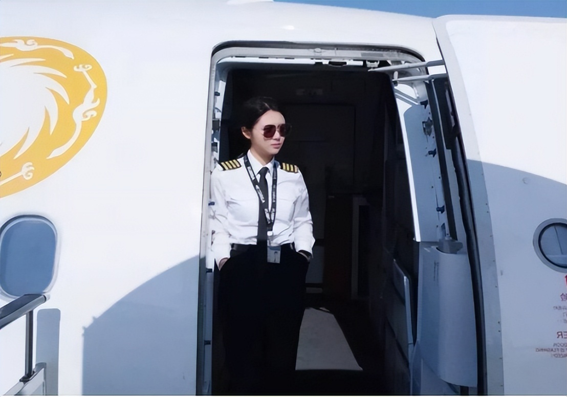 Wu Qianyu, China's first female pilot: 17 years old to fly the plane ...
