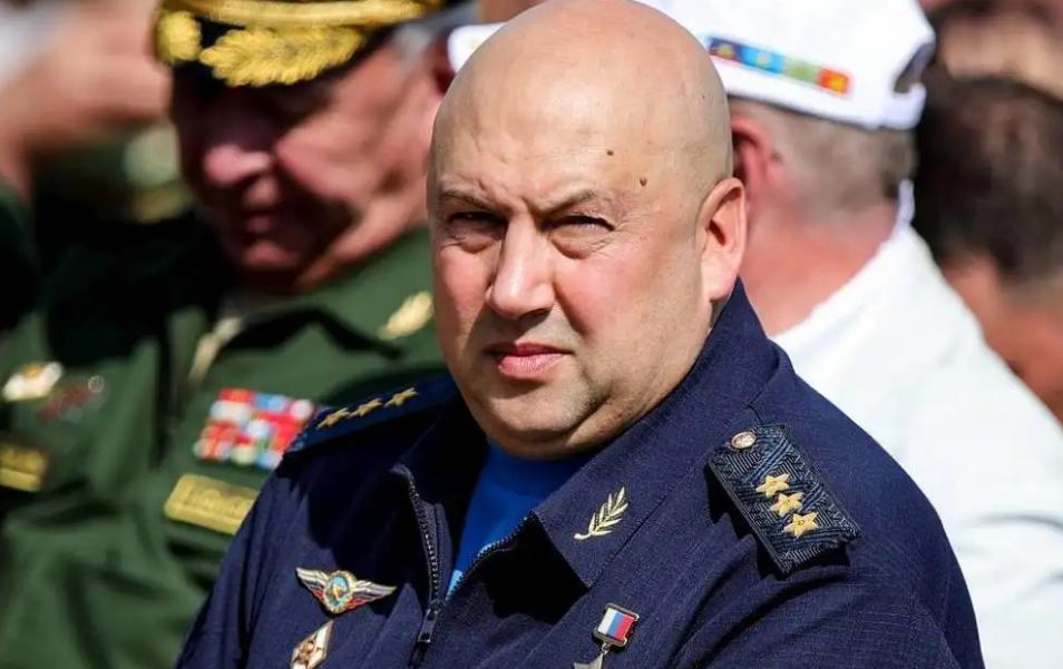 Abandoning the right bank of the Dnieper River and ordering the Russian ...