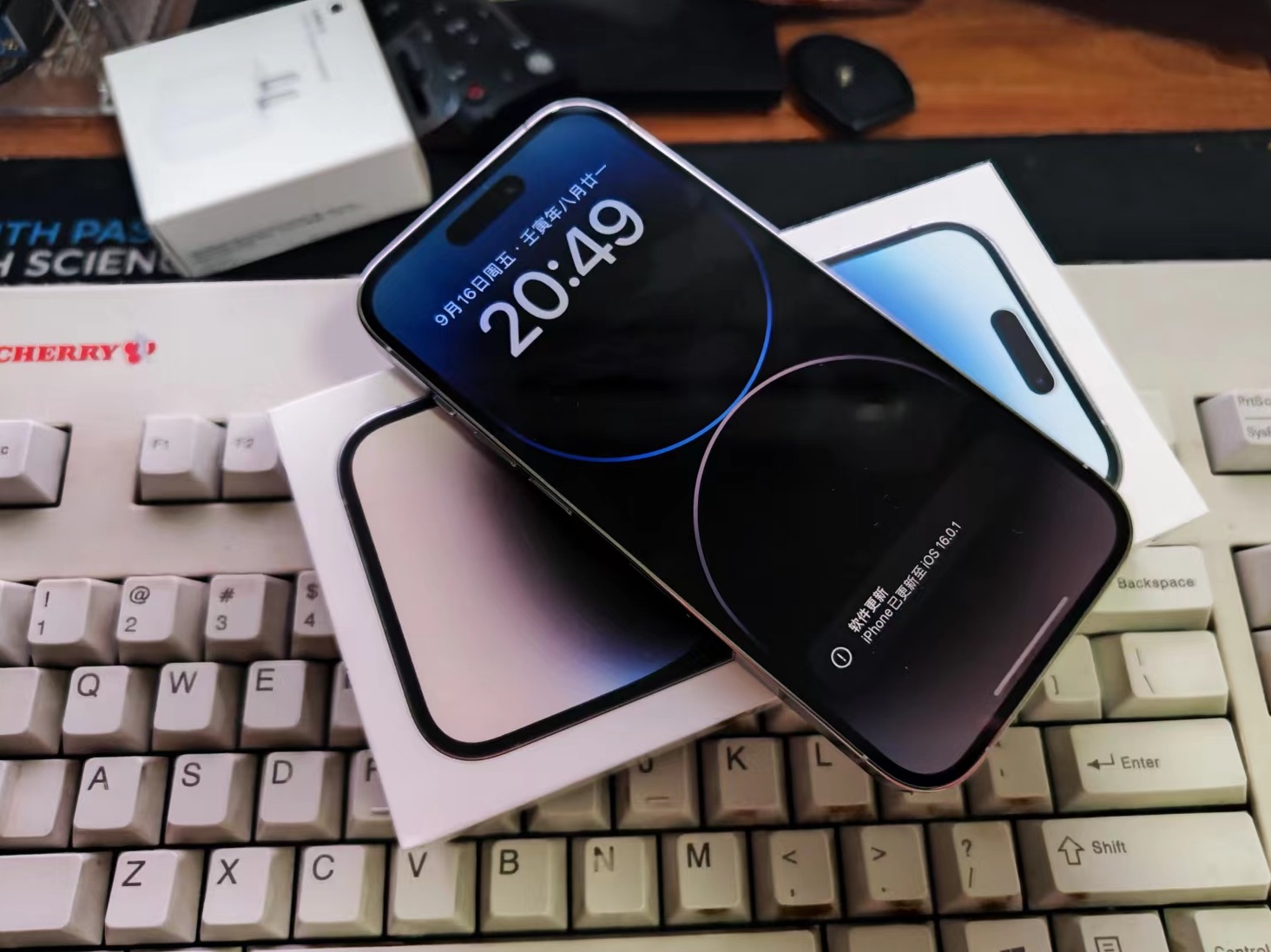 Is the paint peeling off the iPhone 14 Pro badly?We tested it and it's ...