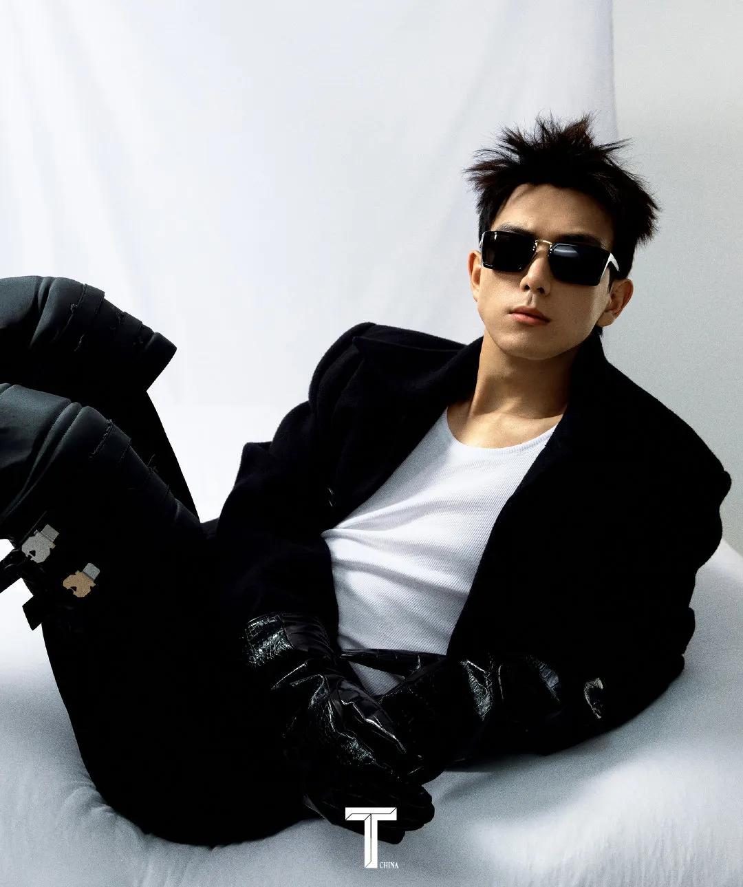 Li Xian, wearing down in summer is cool and warm, this is too handsome ...