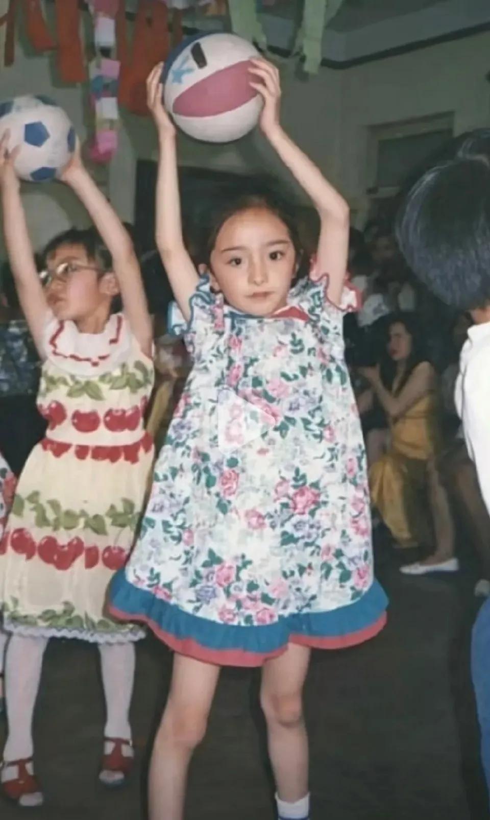 Yang Mi: The eccentric, lively and lovely little Yang Mi. - iNEWS