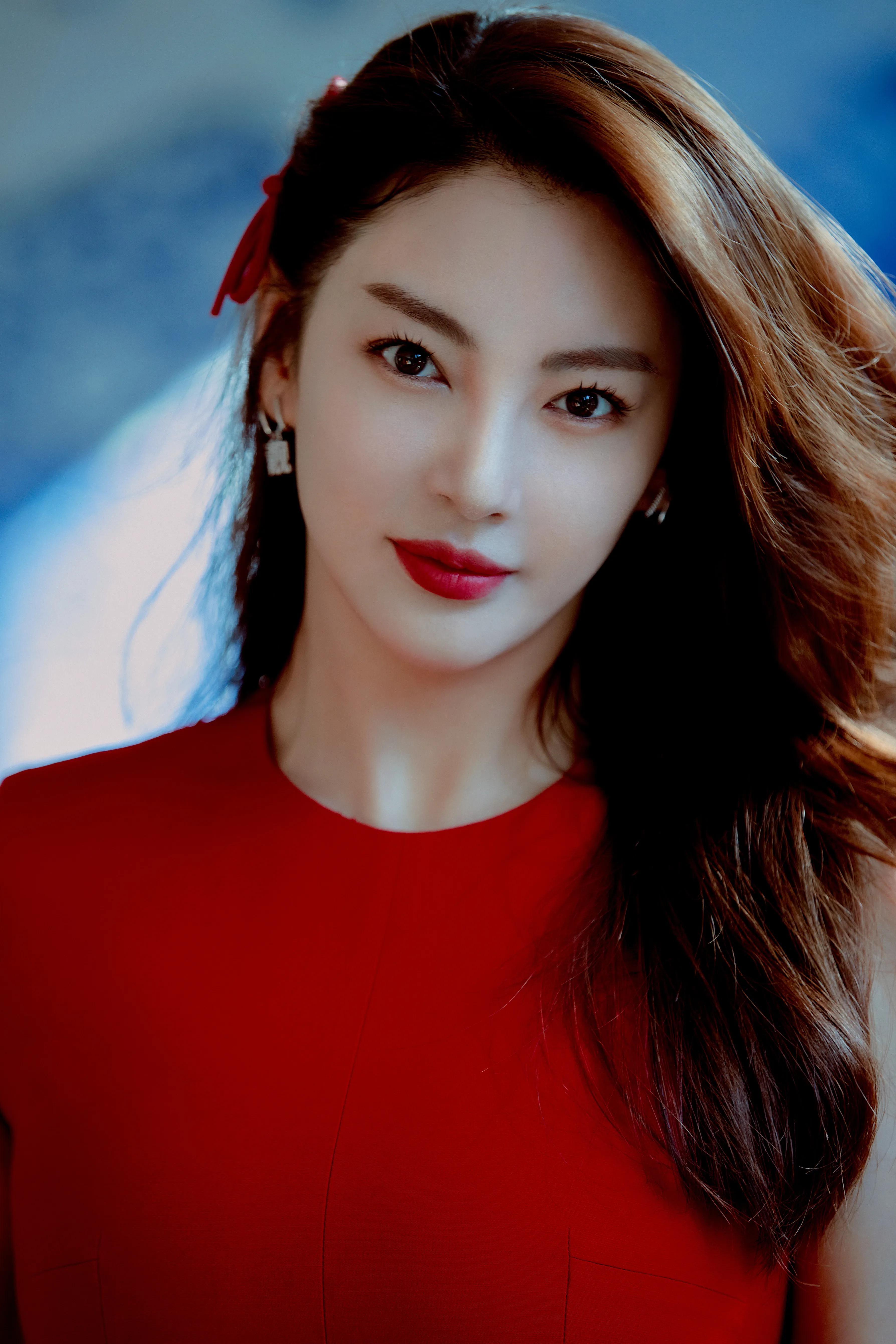 Sexy Goddess - Zhang Yuqi - iNEWS