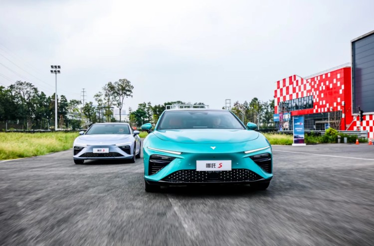 In August, 16,017 Nezha cars were delivered, a year-on-year increase of ...