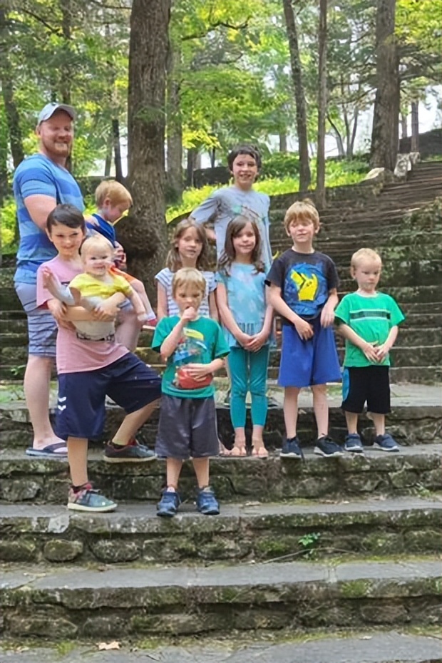 American 29-year-old woman has 10 babies, wants more, feels happy life ...
