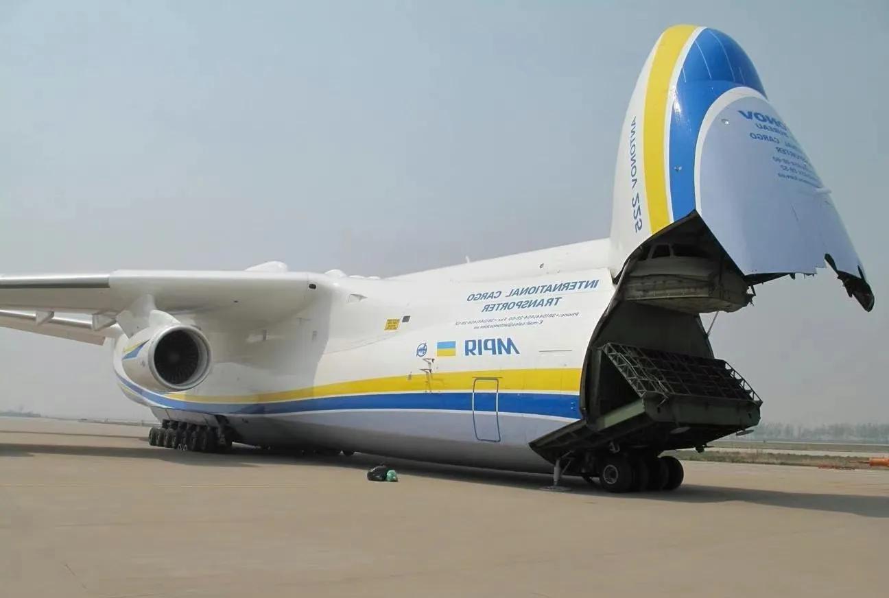 The world's only An-255, the world's largest transport plane, burns ...
