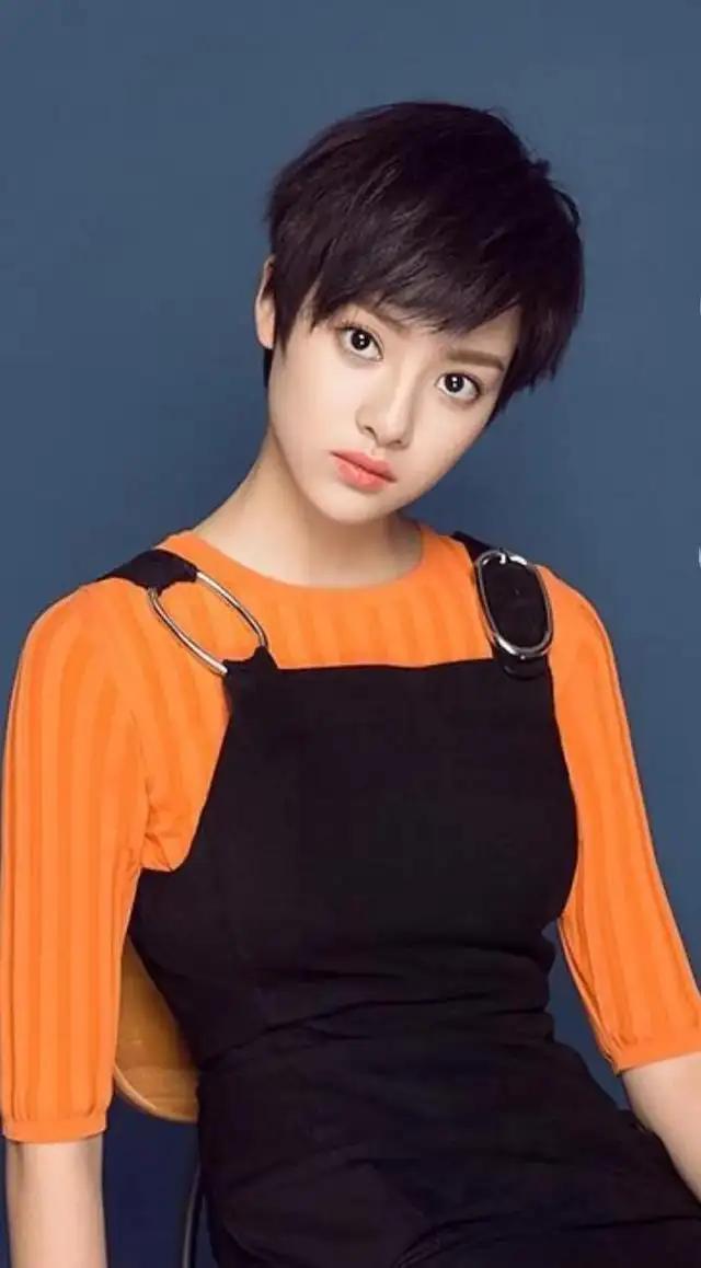 Mingyang Entertainment-Mainland Beauty Star Zhang Yishang - iNEWS