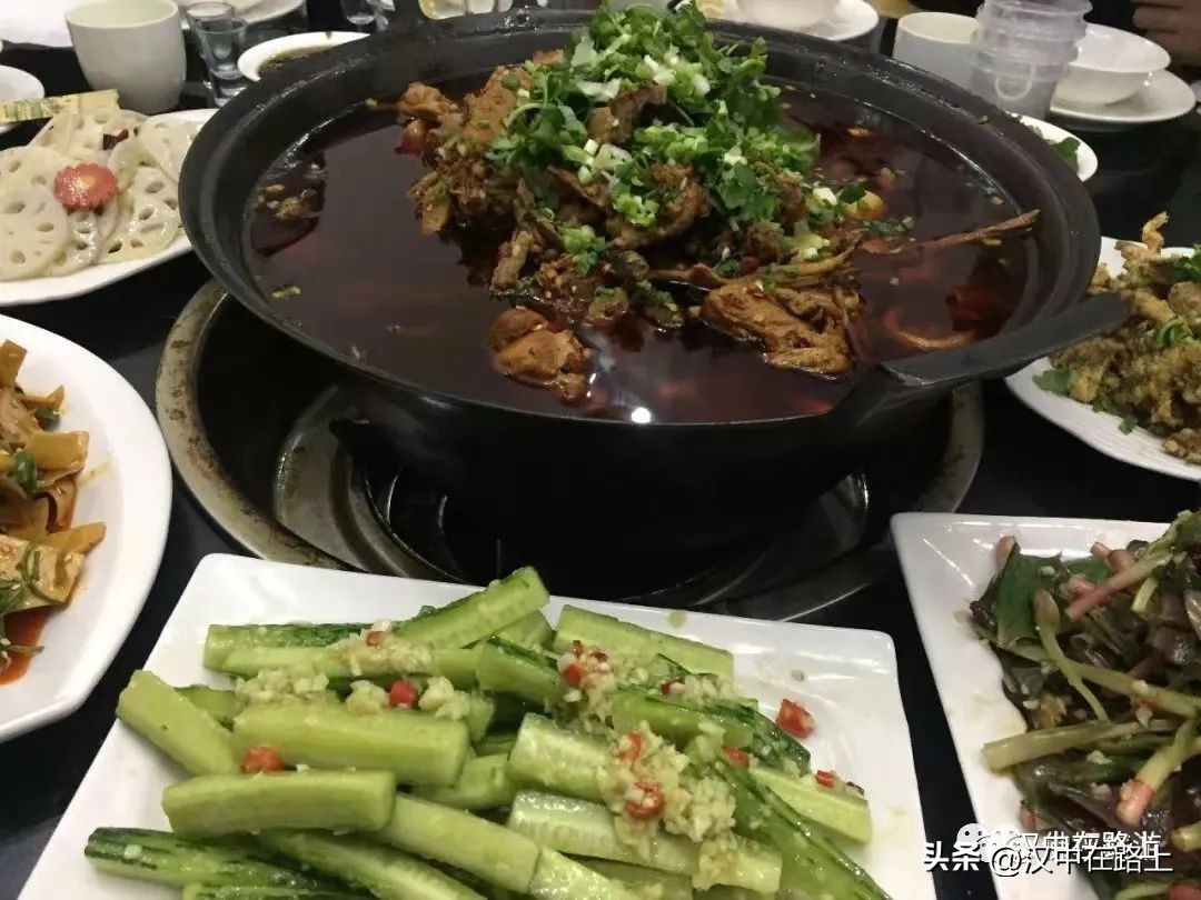 A must-eat food for Hanzhong people in winter!Have a bowl, it's very ...