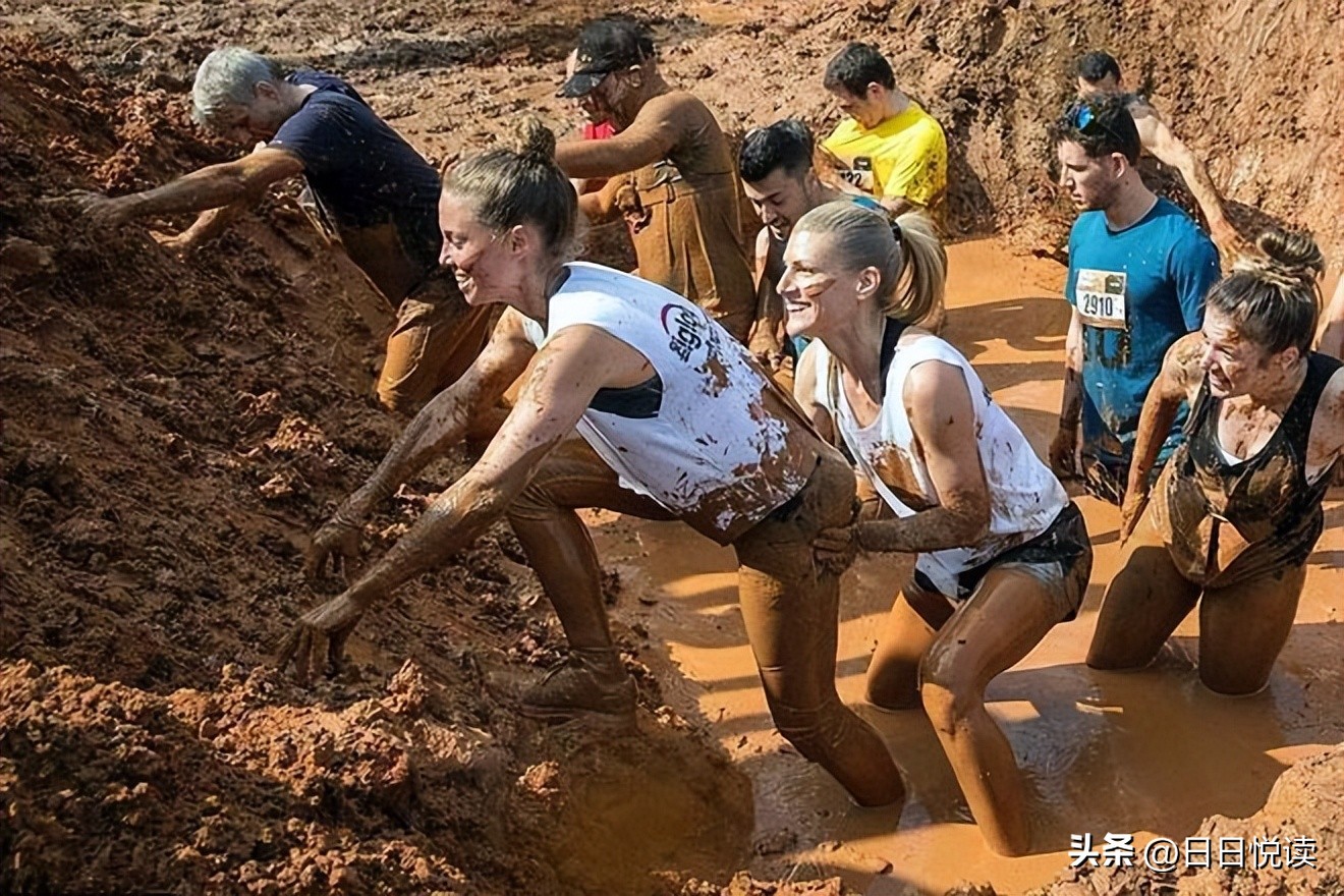Thousands of men and women are challenged in the mud, the dirtier the ...