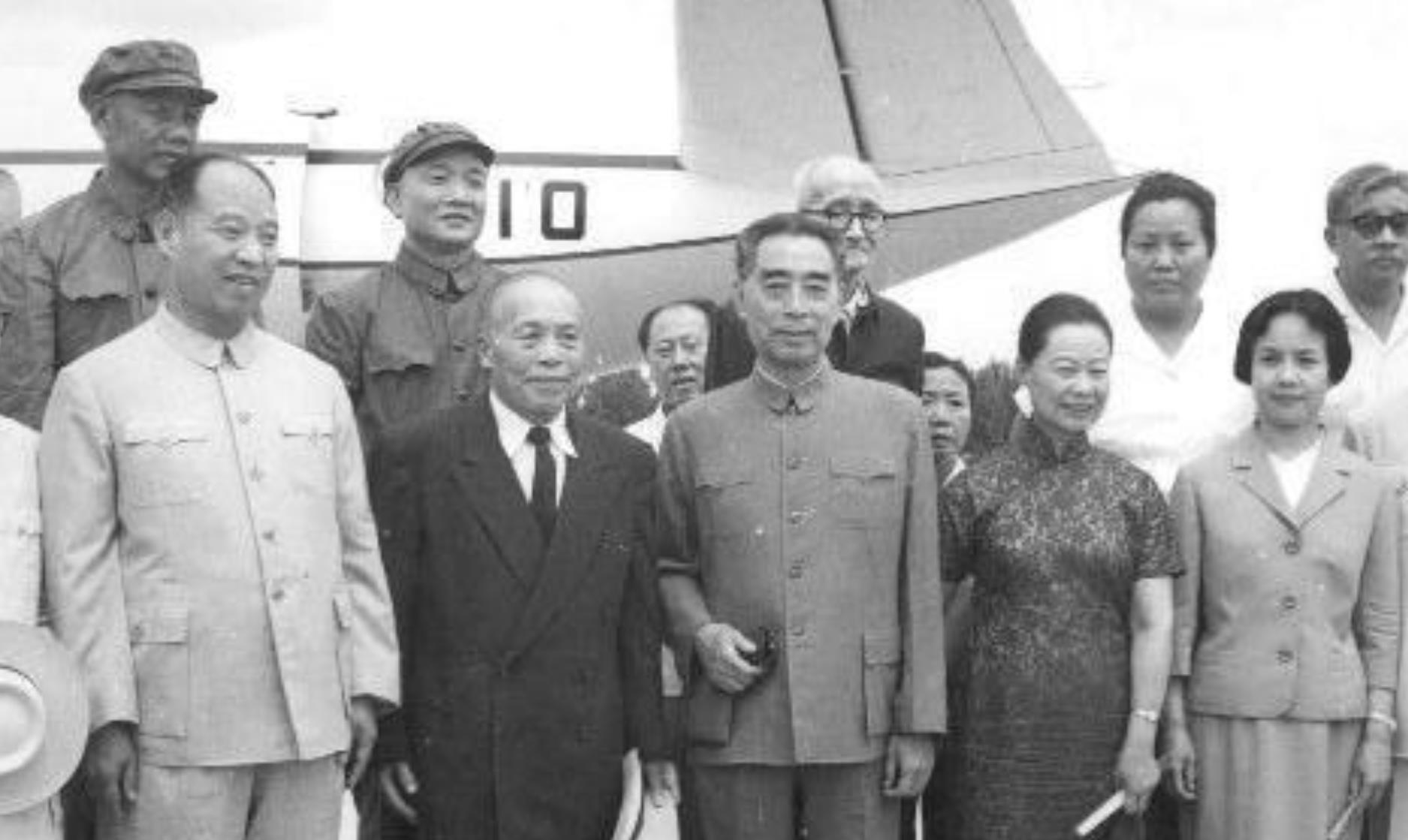 In 1965, Mao Zedong said humorously: Mr. Delin, when you return to ...