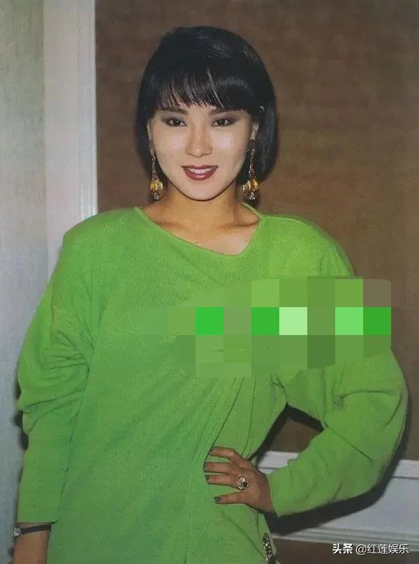 Wei Qiuhua was born in Hong Kong in 1958 and was born in Sichuan. She ...