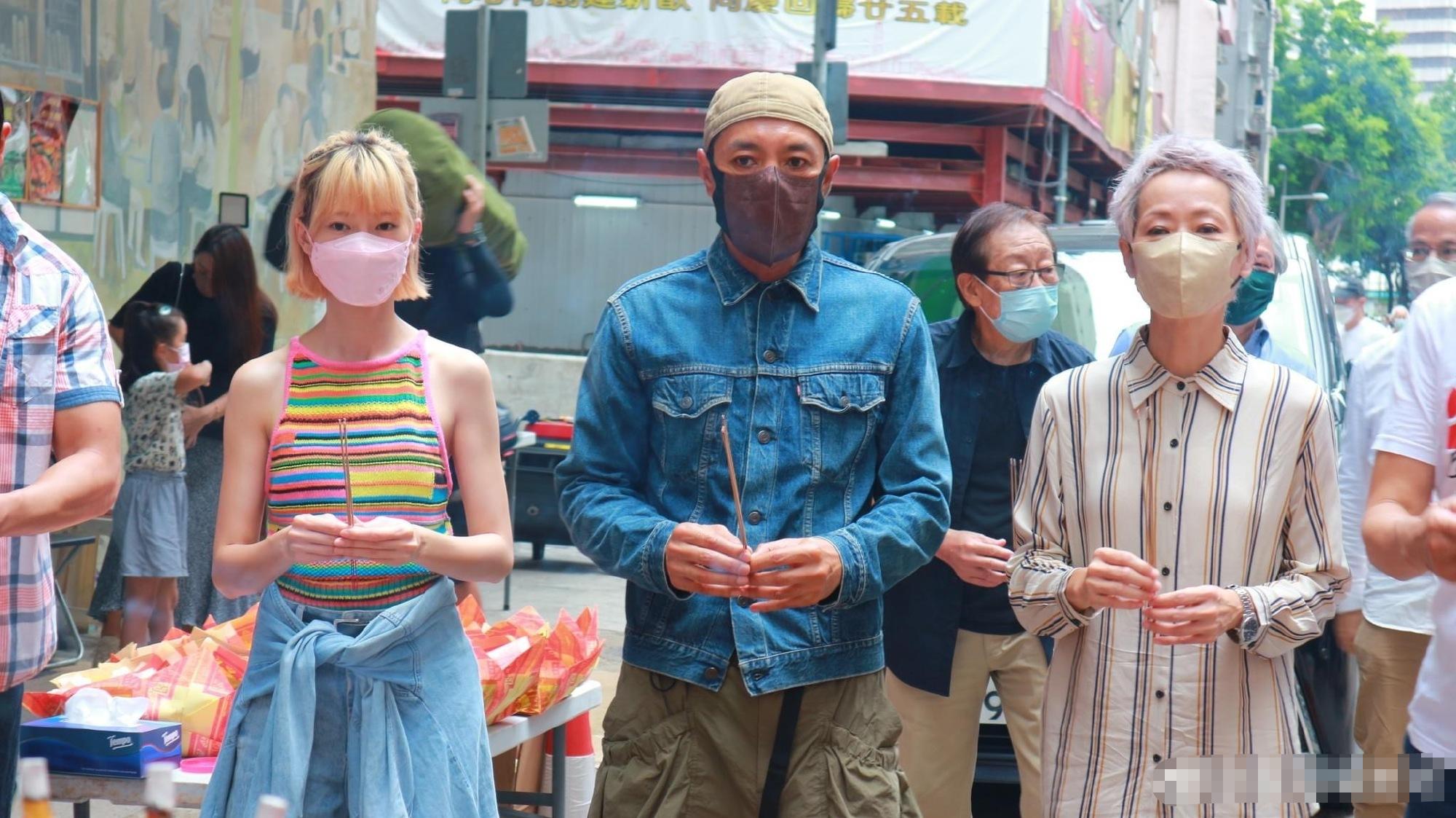 Ye Tong returns to the film industry!Excessively thin and bulging blue ...