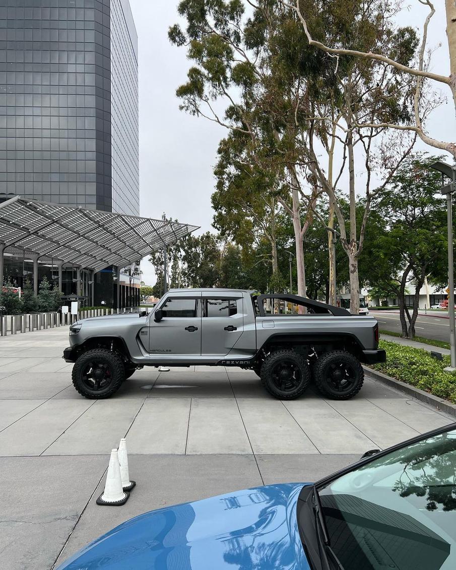 The feeling of heavily modified mech Rezvani Hercules 6X6 - iNEWS