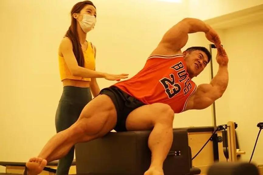 Breaking the bodybuilding record and becoming "China's No. 1 girth ...