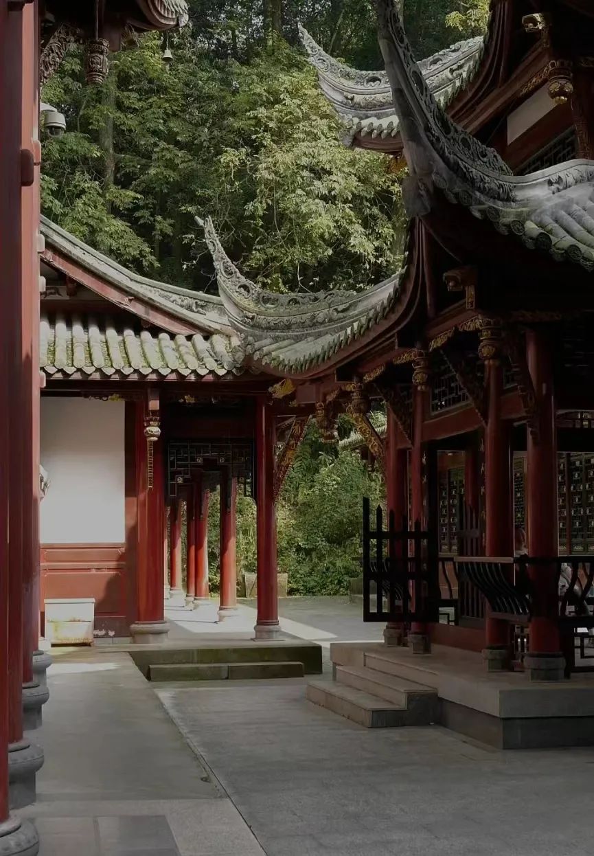 Hike in Chongzhou, Chengdu, climb to the top of the secluded temple - iNEWS