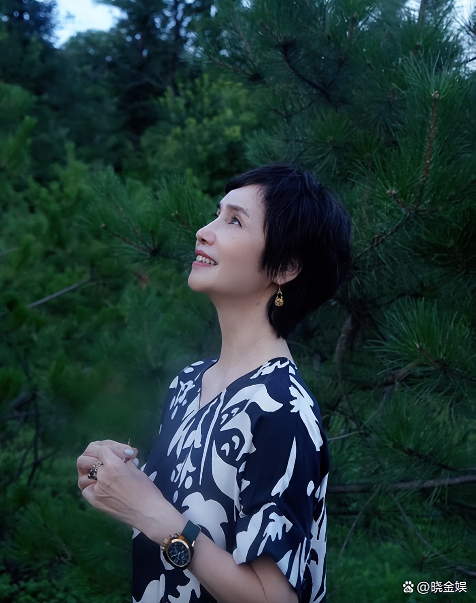 Xu Li: Retirement life is down-to-earth, walking around in the country ...