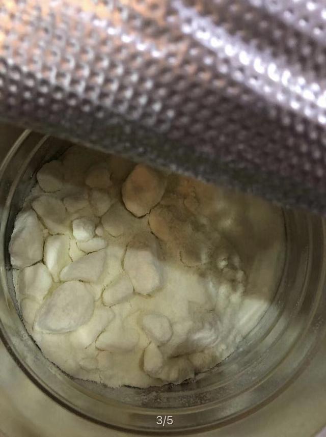 The milk powder is caked, can I still drink it? - iNEWS