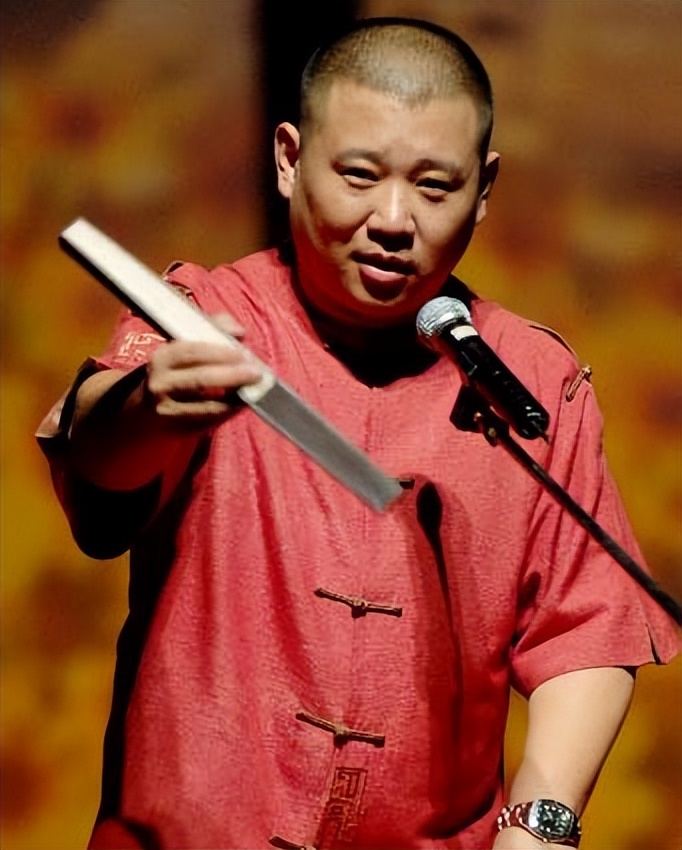 Guo Degang: Talking about life with a smile, art sea turmoil - iNEWS