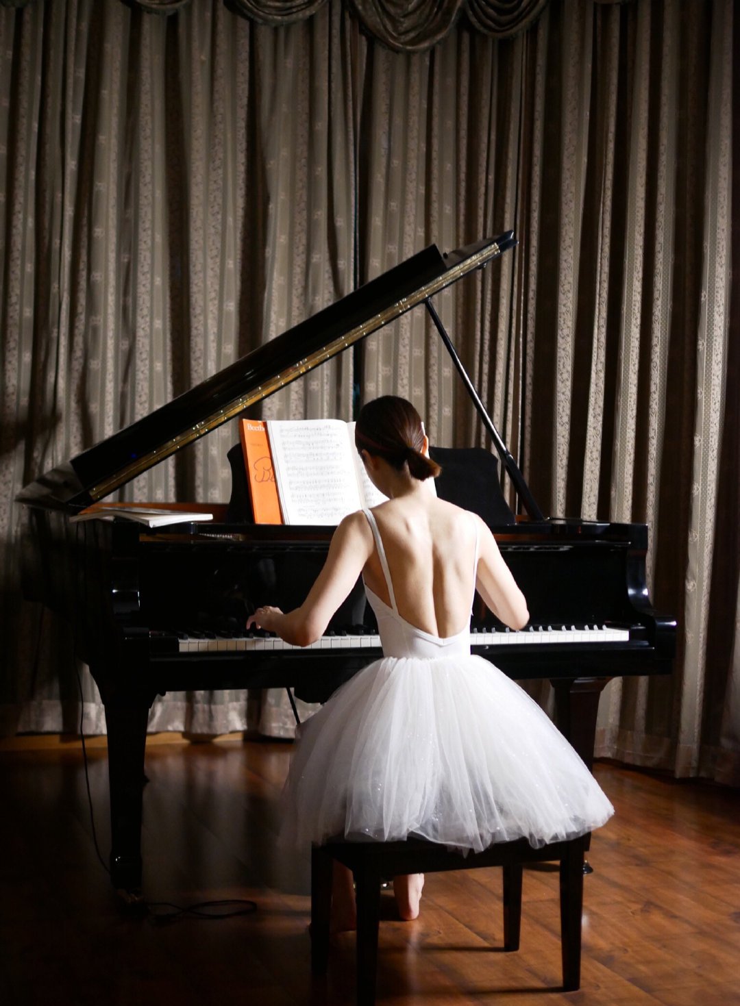 The Malaysian goddess Li Yuanling is both a pianist and a fitness ...