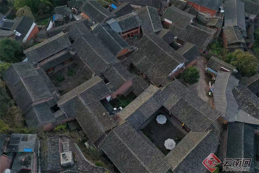 A salt well composes a thousand-year-old legend to explore the "hidden ...