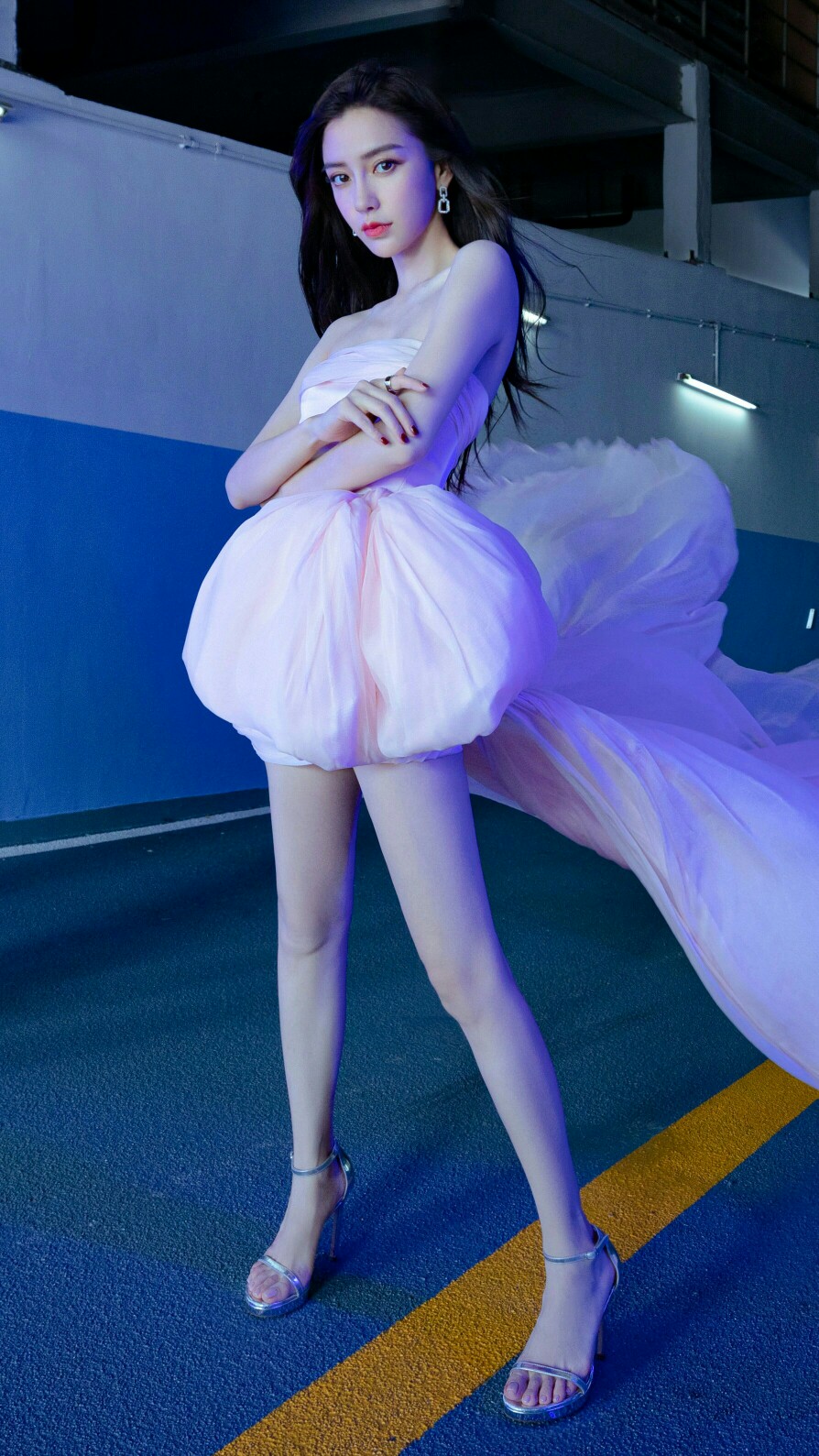 Sexy Mature Woman Yang Ying Angelababy Has A Tall Skinny Body And Skin